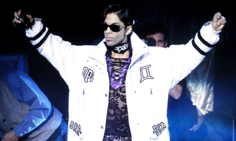 Un hommage posthume au chanteur Prince Rogers Nelson à l'occasion de ...