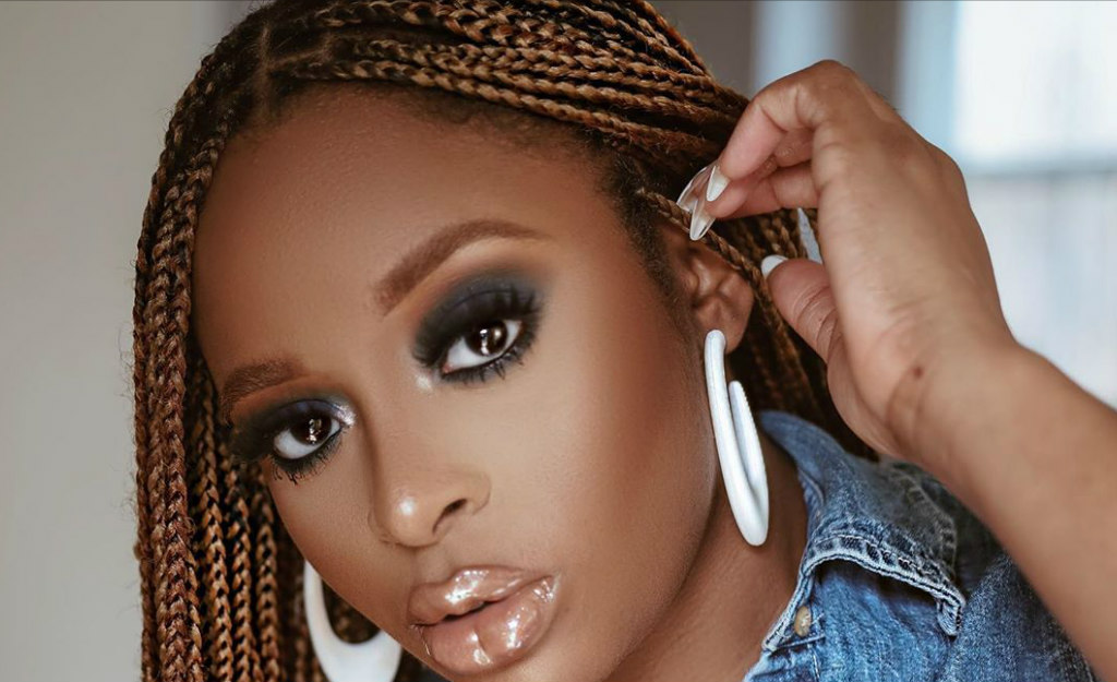 Como conseguir tranças em caixa ‘sem nós’ de Ronke Raji + visual ...